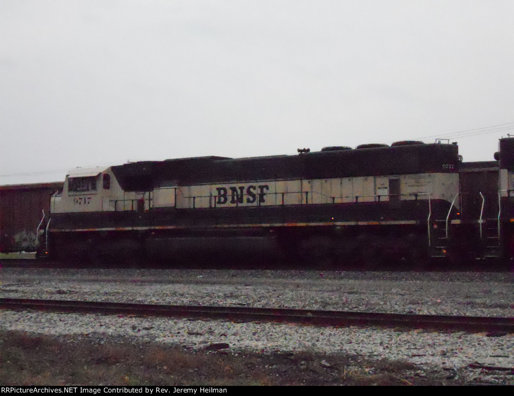 BNSF 9717 (2)